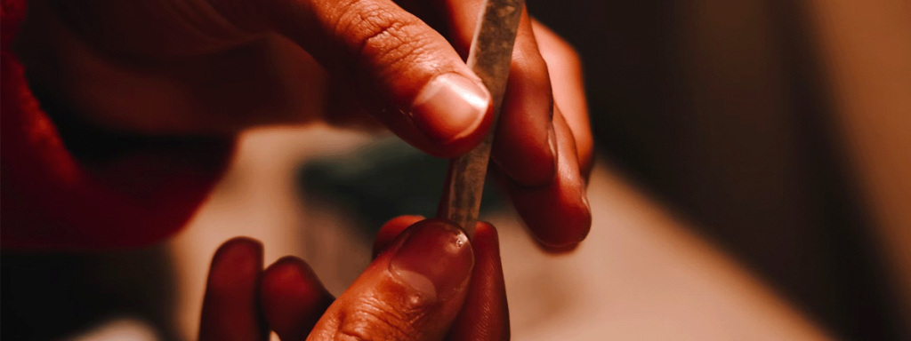 How to Inhale Smoke the Right Way | Cannabis Tutorials